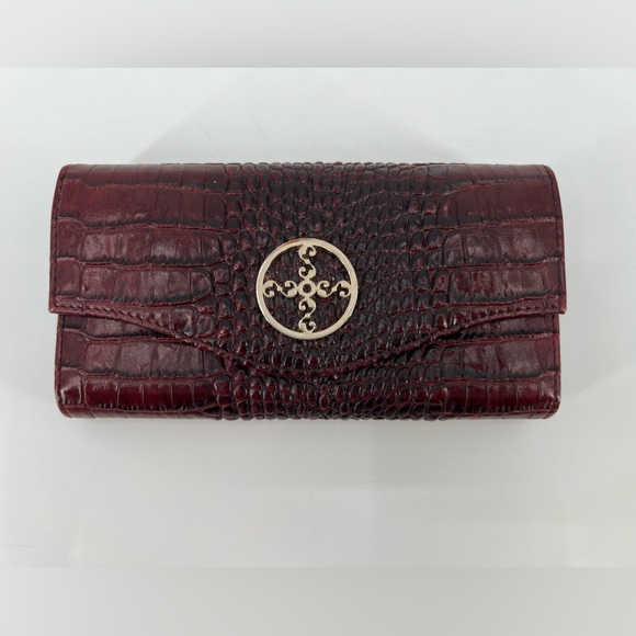 Stauer | Bags | Stauer Trifold Wallet | Poshmark